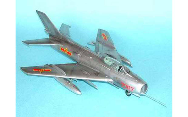 MIG-19S Farmer C - Trumpeter 02207 | kingshobby.com