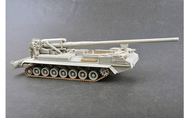 Soviet 2S7M Self-Propelled Gun - Trumpeter 05592 | kingshobby.com