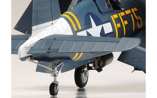 Vought F4U-1D Corsair - Tamiya 60327 | kingshobby.com