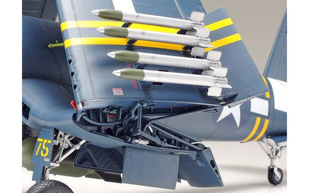 Vought F4U-1D Corsair - Tamiya 60327 | kingshobby.com