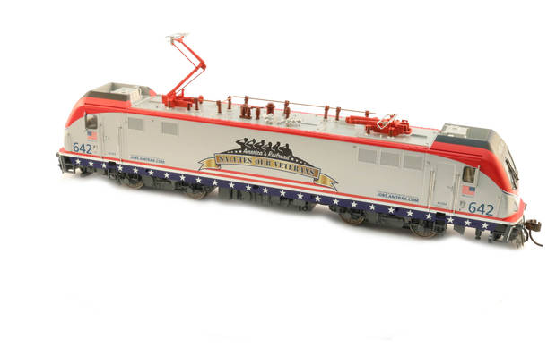 Amtrak No 642 Salutes Our Veterans - Siemens ACS-64 - DCC Sound ...
