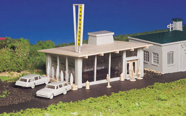 Drive-In Burger Stand - HO Scale - Bachmann Trains 45434 | kingshobby.com