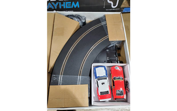 Muscle Car Mayhem - Scalextric C1449T | kingshobby.com