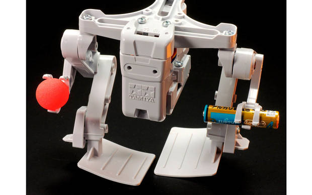 Bipedal Walking Robot - Tamiya 70256 | kingshobby.com